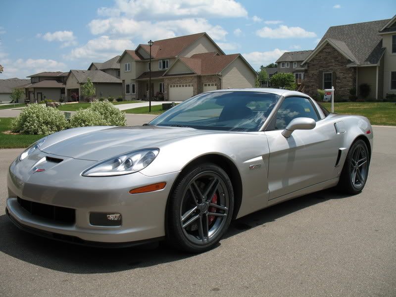 Post pics of your Silver C6 with the factory gunmetal wheels! Anyone ...